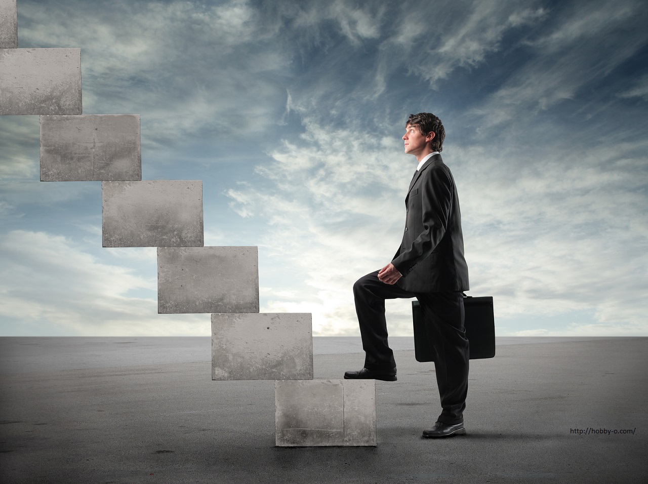 TOP 7 HELPFUL CAREER TIPS TO CLIMB THE LADDER OF SUCCESS